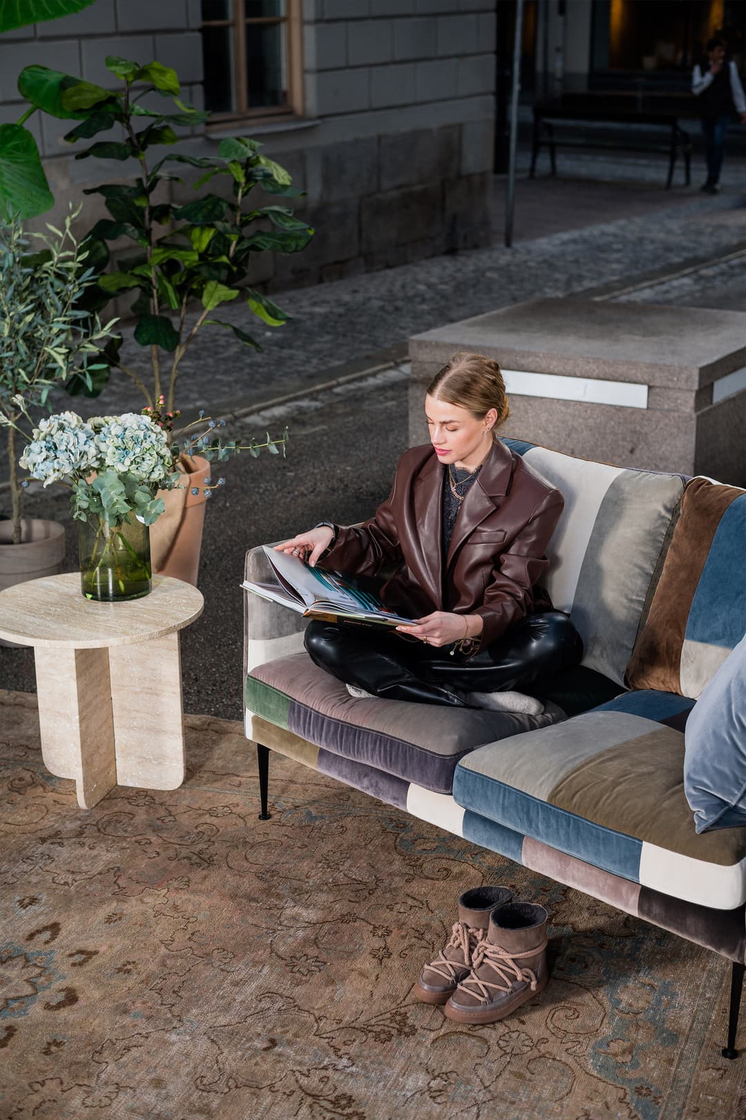 FLAMINGON l Herlig sofa & lenestol med høye stålben l SWEEF