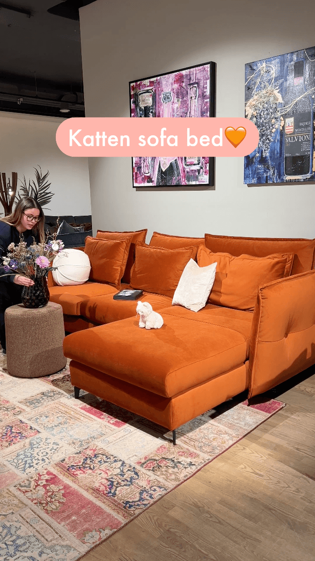 KATTEN l Kul sovesofa i fløyel eller kordfløyel l SWEEF
